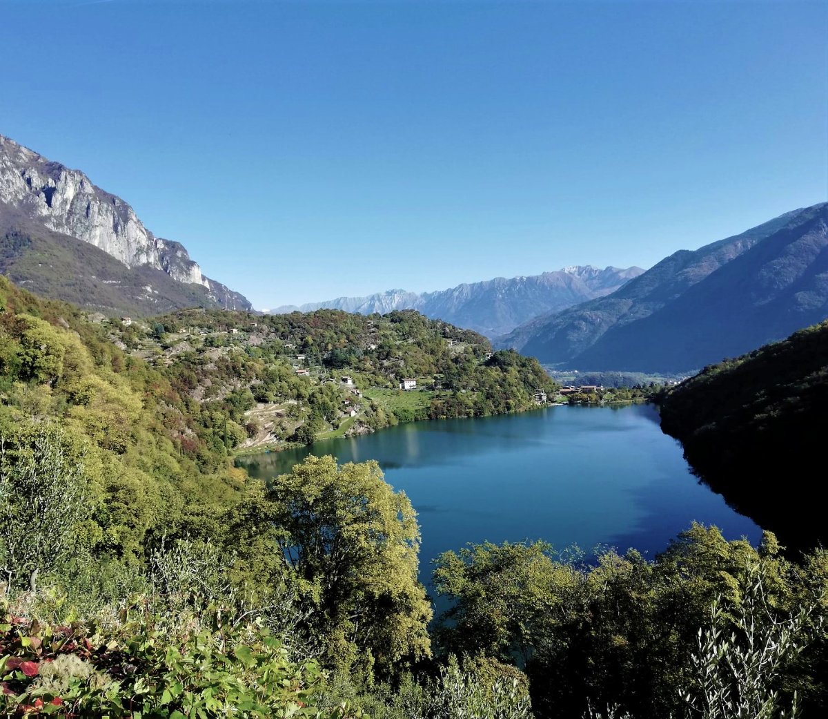 Passeggiata al Lago Moro, lo specchio d’acqua della Val Camonica | Meeters