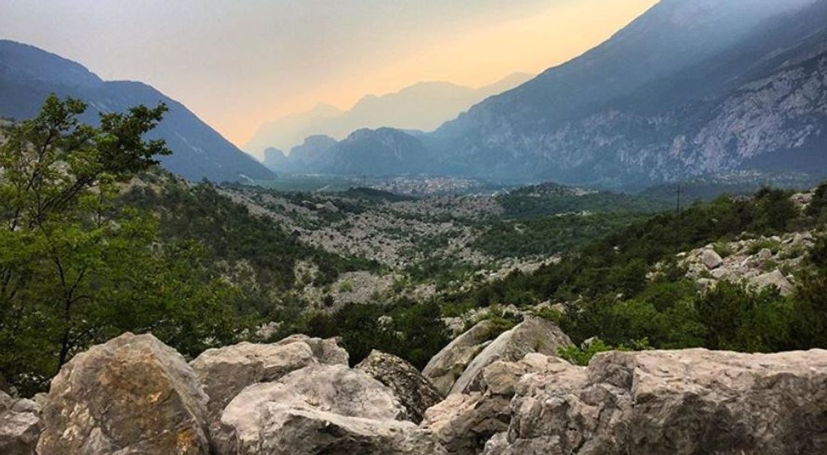 Il Lago di Cavedine e il Paesaggio Lunare di Marocche di Dro | Meeters