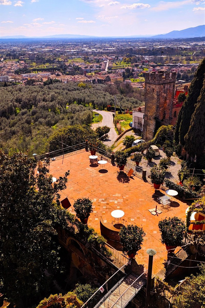 Passeggiata al tramonto a Buggiano Castello con Pizzata finale | Meeters