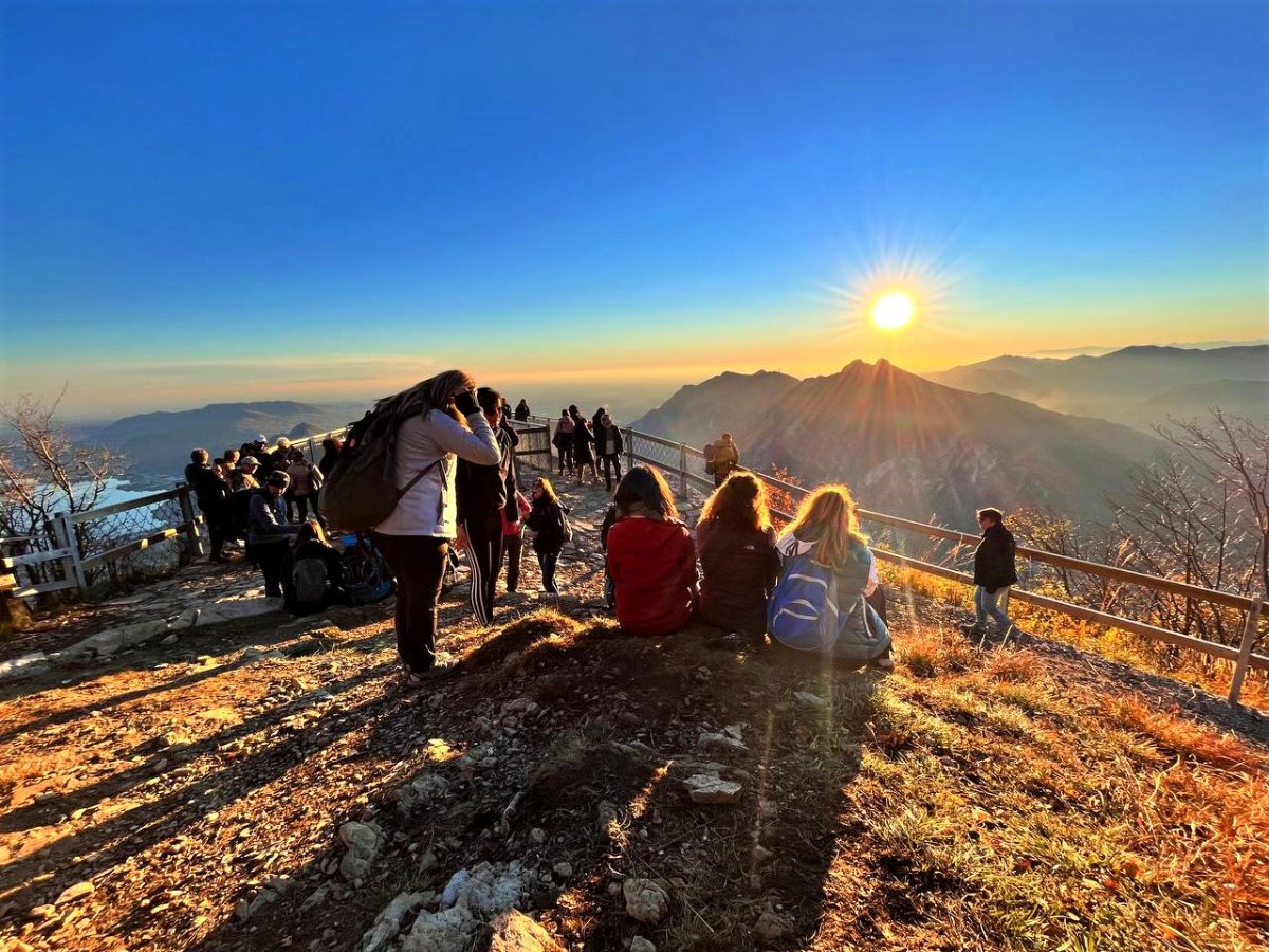 La Passerella dei Piani Resinelli: Camminata tra Incanto e Adrenalina ...